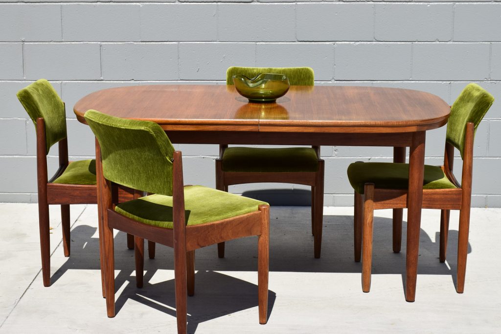 Chiswell Dining Table (Circa 1976) - Structured Rebellion