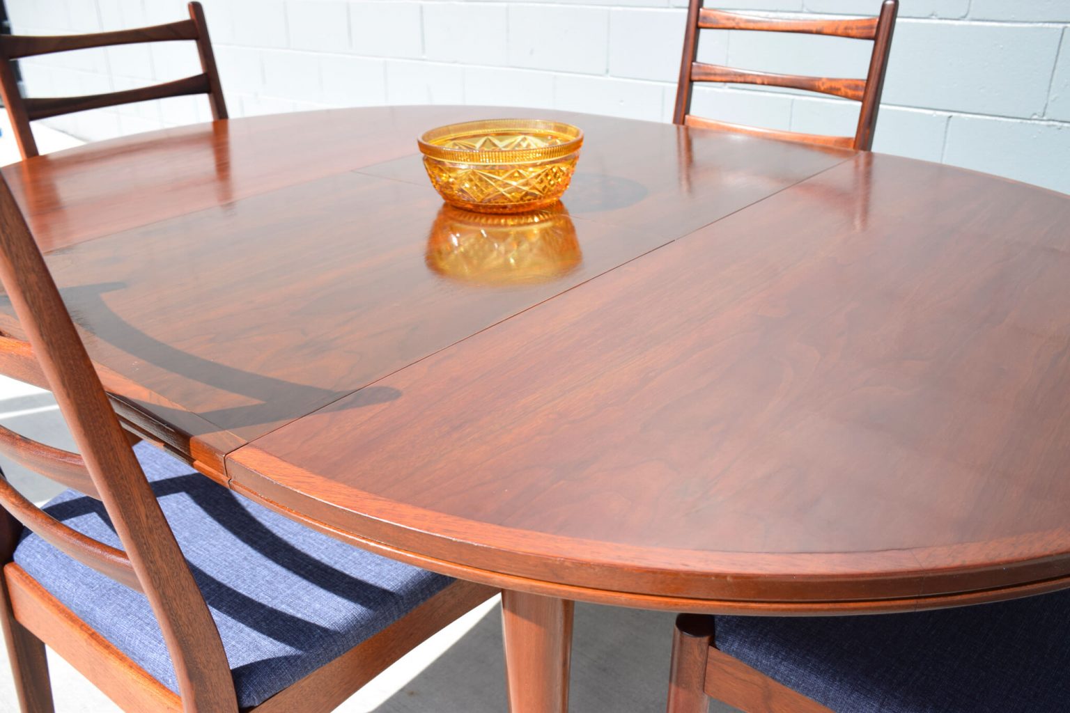 Parker Butterfly Extendable Dining Table (Circa 1970s) - Structured ...