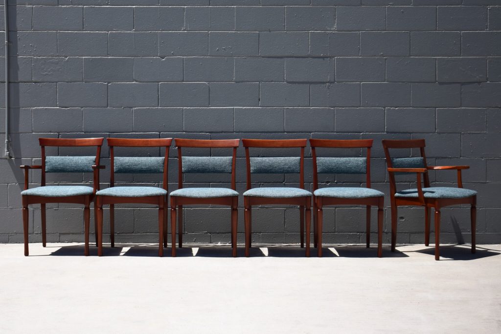 Six Chiswell Dining Chairs with Carvers (Circa 1970s) - Structured ...