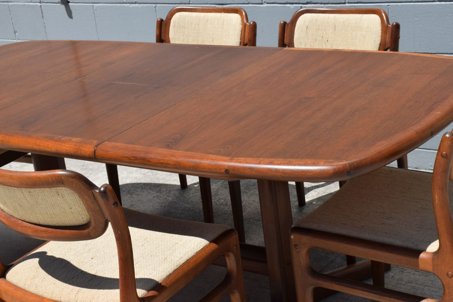 Diethelm Scanstyle Extendable Dining Table (Circa 1970s) - Structured ...